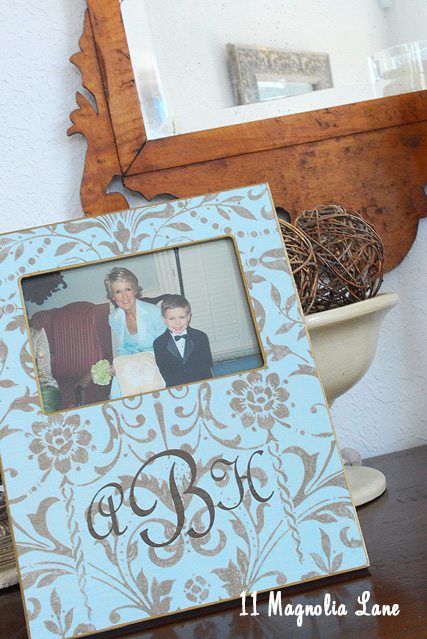 Easy, Knock-off Monogrammed Frames