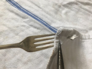 Easy Holiday Gift: DIY Pickle Forks With Printable Tags