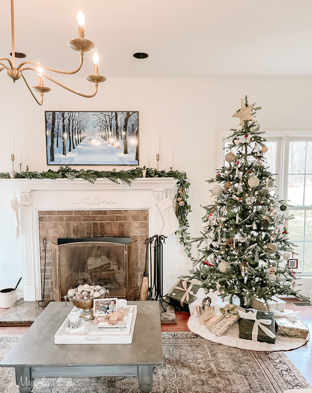 Holiday Home Tour 2022 {Amy’s Foyer + Living Room}