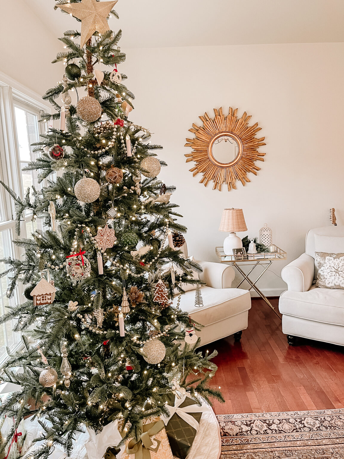 Holiday Home Tour 2022 {Amy’s Foyer + Living Room}